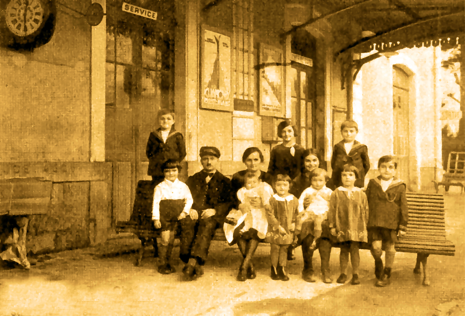 france.7.chef-de-gare-et-famille.1935.doc.bulletin-plm.coll_.lamming ...