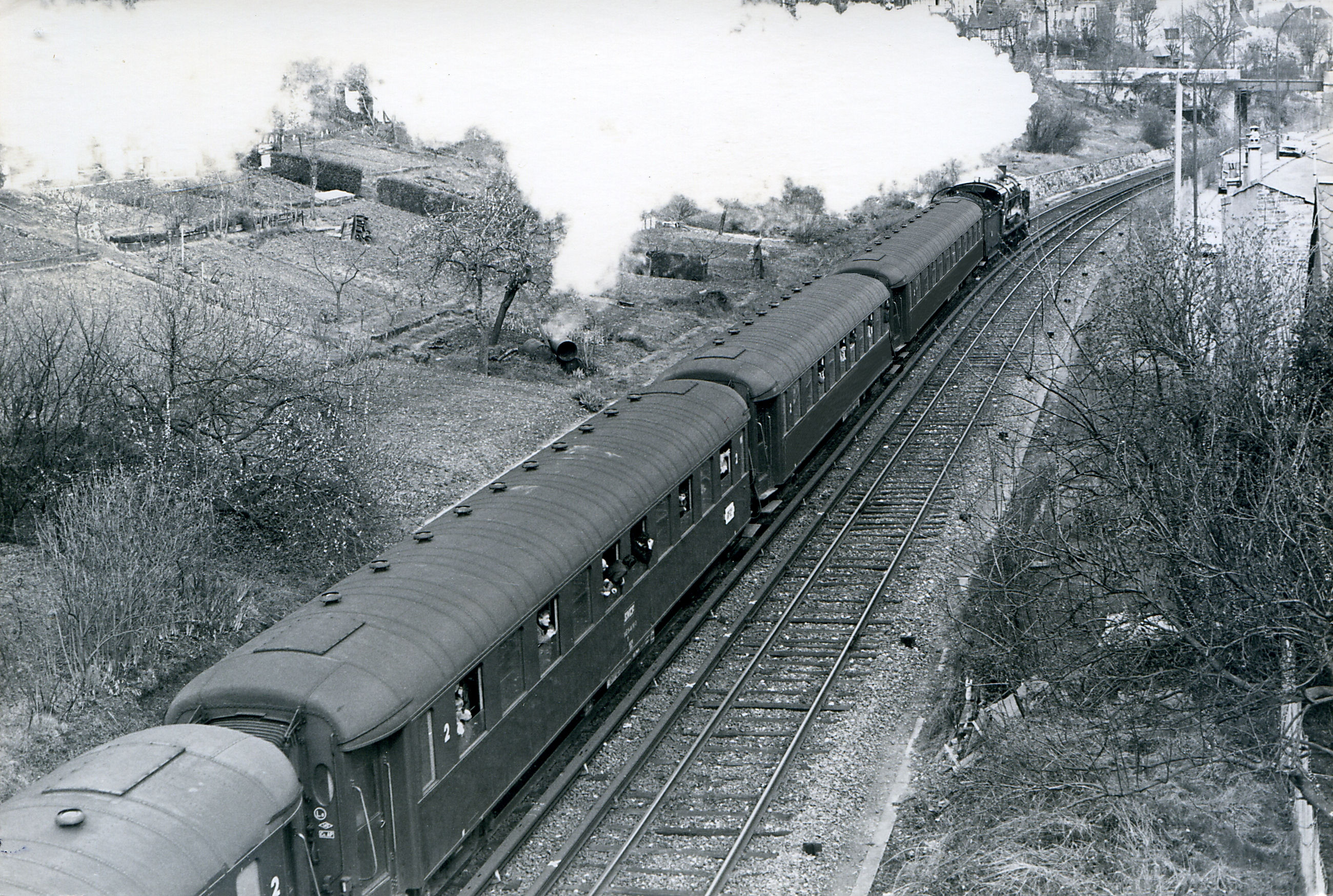 La voiture OCEM : ses rivets rassurent la France des années 1930 ...