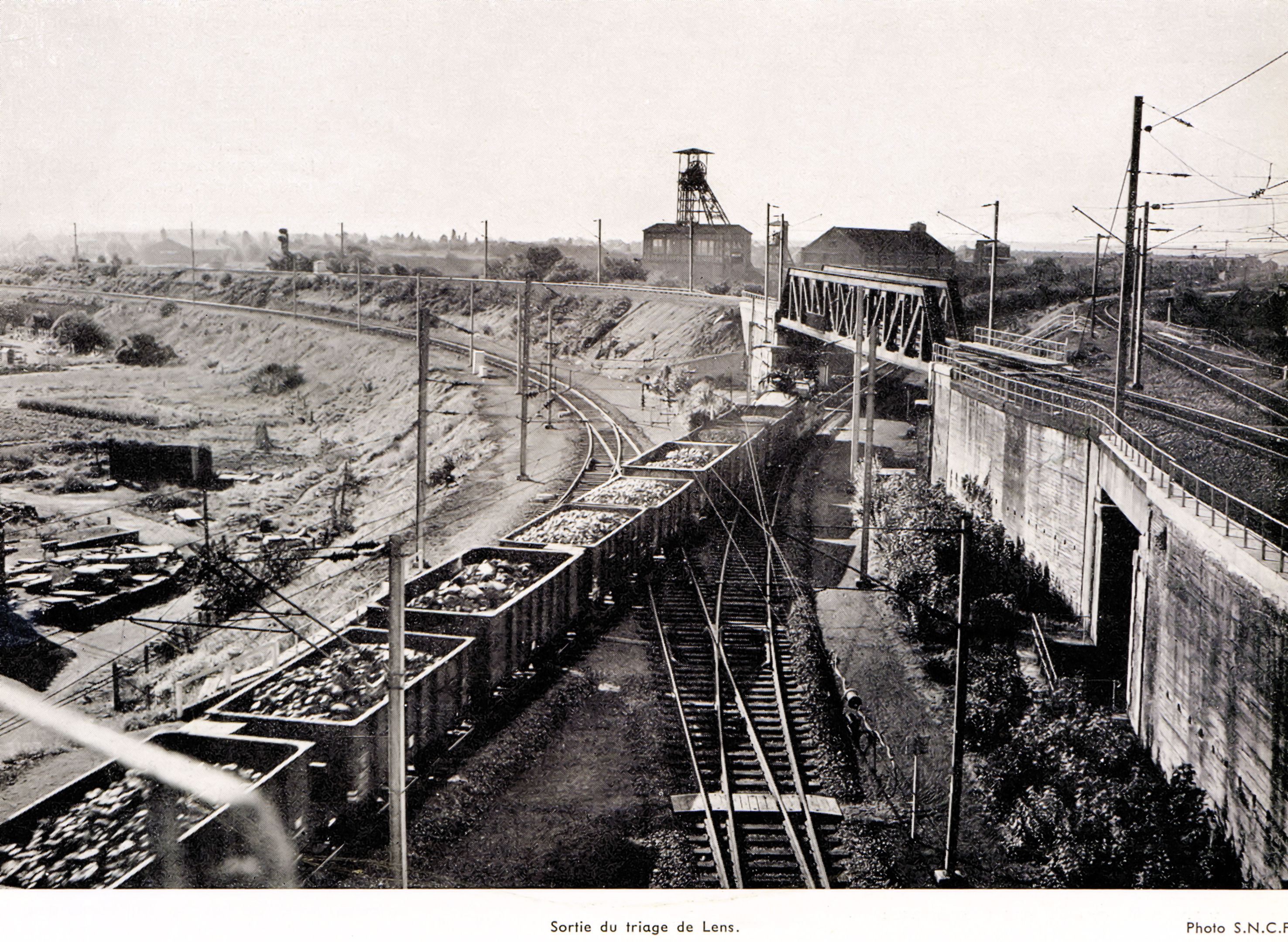 Le tombereau : la tombe attend le héros. – Train Consultant Clive Lamming